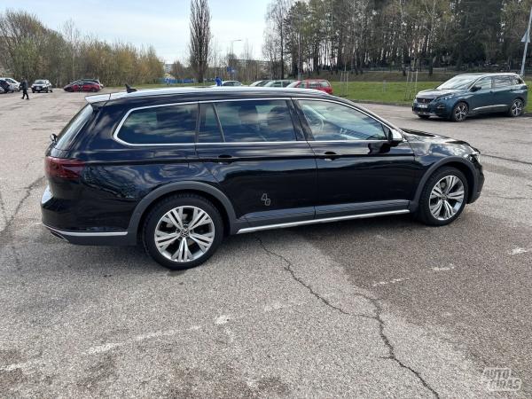 Melns Volkswagen Passat Alltrack 2021 Viļņa, ar dzinēja tilpumu 2.00 L un nobraukumu 126 tūkst. km par 223000 €, foto 3 vietnē AUTOMOTO.COM.LV