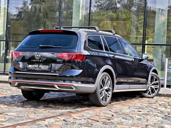 Melns Volkswagen Passat Alltrack 2022 Rīga, ar dzinēja tilpumu 2.00 L un nobraukumu 100 tūkst. km par 27777 €, foto 3 vietnē AUTOMOTO.COM.LV