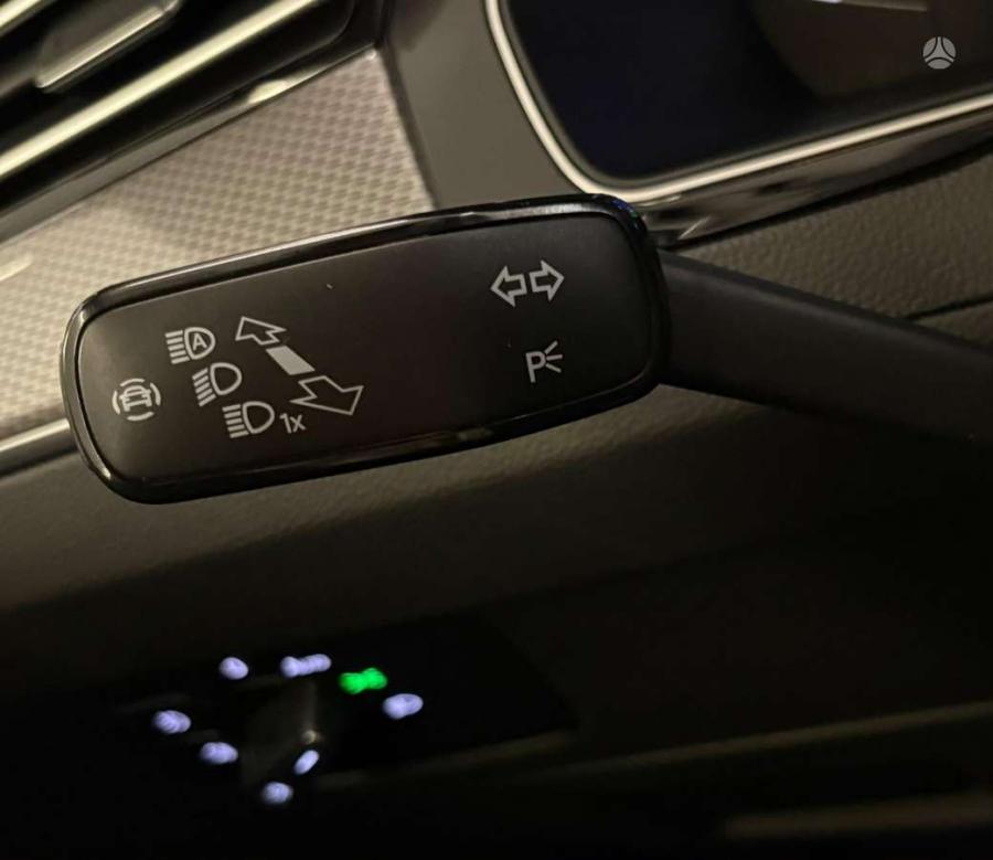 Melns Volkswagen Passat Alltrack 2022 Marijampole, ar dzinēja tilpumu 1.97 L un nobraukumu 186 tūkst. km par 21900 €, foto 10 vietnē AUTOMOTO.COM.LV