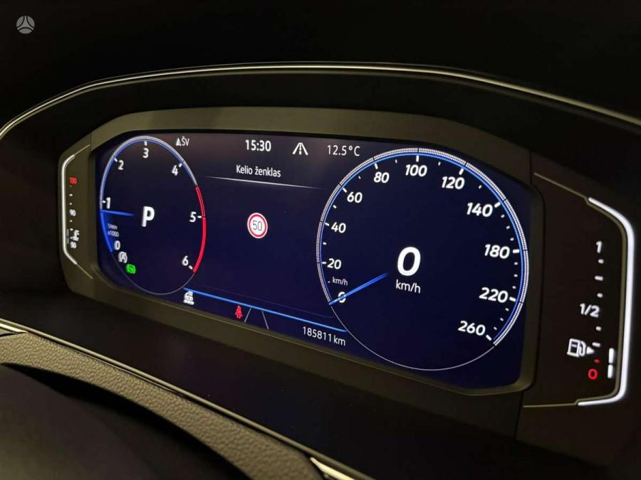 Melns Volkswagen Passat Alltrack 2022 Marijampole, ar dzinēja tilpumu 1.97 L un nobraukumu 186 tūkst. km par 21900 €, foto 17 vietnē AUTOMOTO.COM.LV