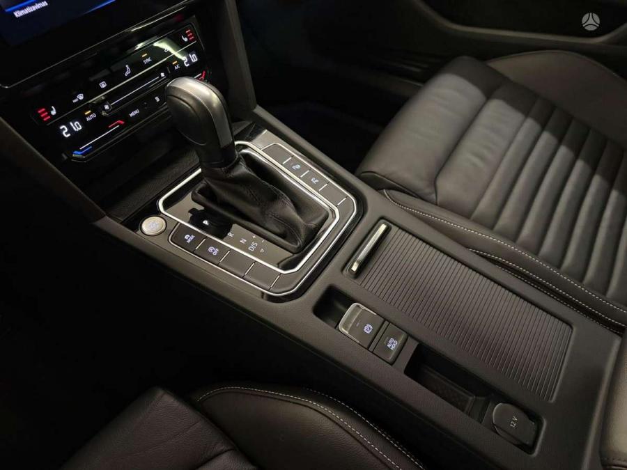 Melns Volkswagen Passat Alltrack 2022 Marijampole, ar dzinēja tilpumu 1.97 L un nobraukumu 186 tūkst. km par 21900 €, foto 19 vietnē AUTOMOTO.COM.LV