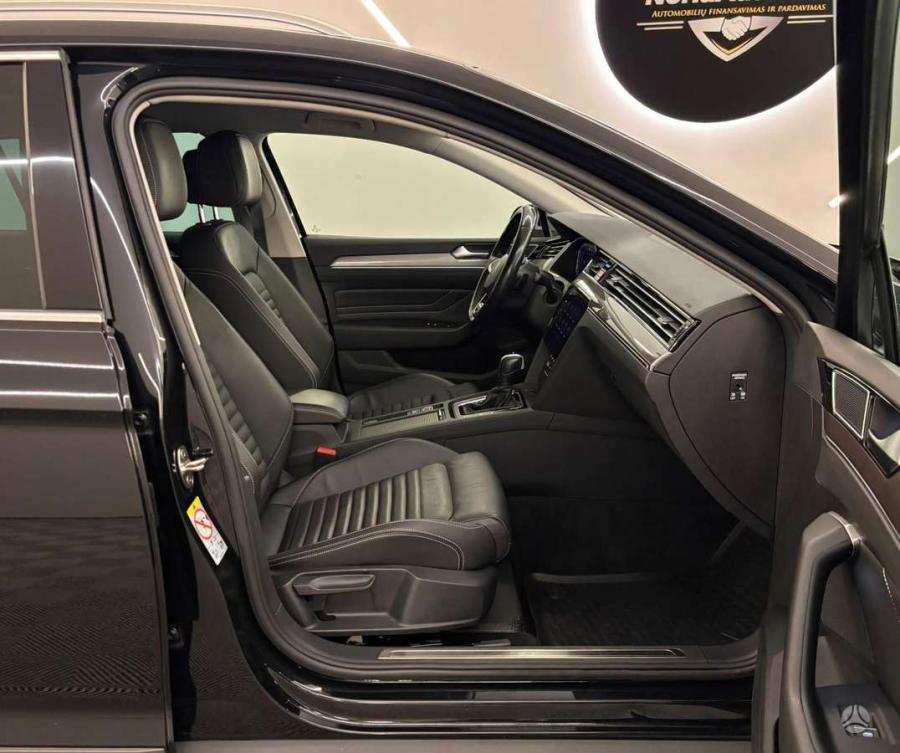 Melns Volkswagen Passat Alltrack 2022 Marijampole, ar dzinēja tilpumu 1.97 L un nobraukumu 186 tūkst. km par 21900 €, foto 21 vietnē AUTOMOTO.COM.LV