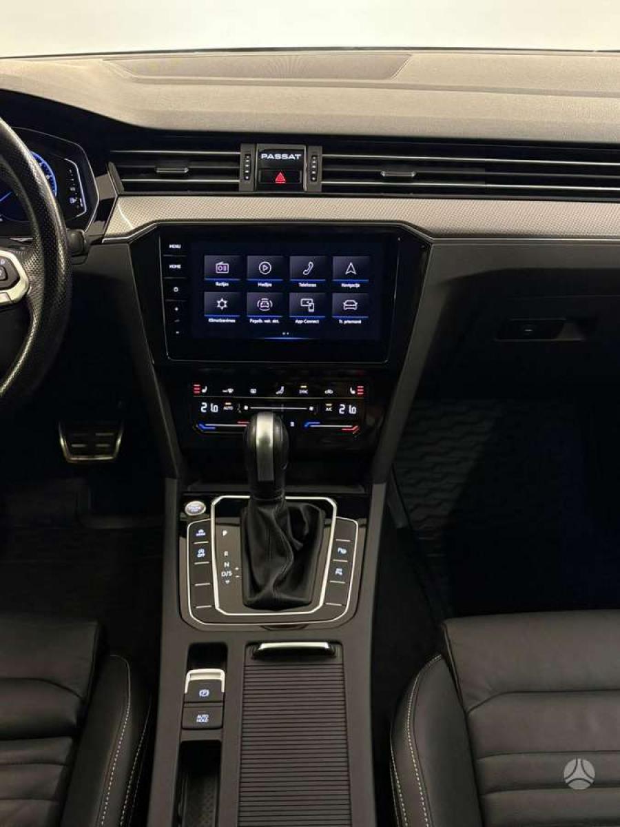 Melns Volkswagen Passat Alltrack 2022 Marijampole, ar dzinēja tilpumu 1.97 L un nobraukumu 186 tūkst. km par 21900 €, foto 22 vietnē AUTOMOTO.COM.LV