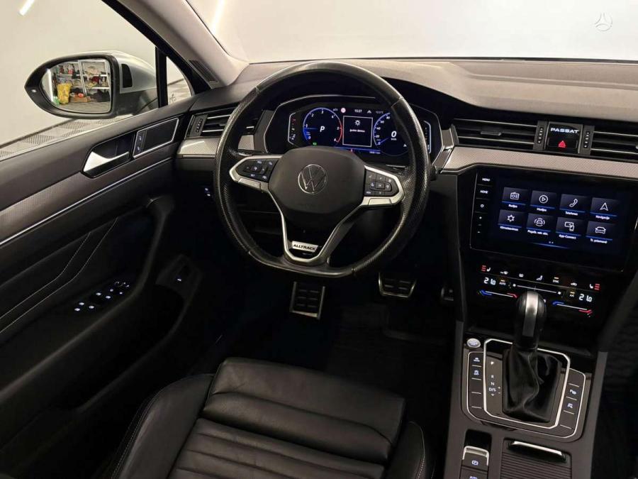 Melns Volkswagen Passat Alltrack 2022 Marijampole, ar dzinēja tilpumu 1.97 L un nobraukumu 186 tūkst. km par 21900 €, foto 24 vietnē AUTOMOTO.COM.LV