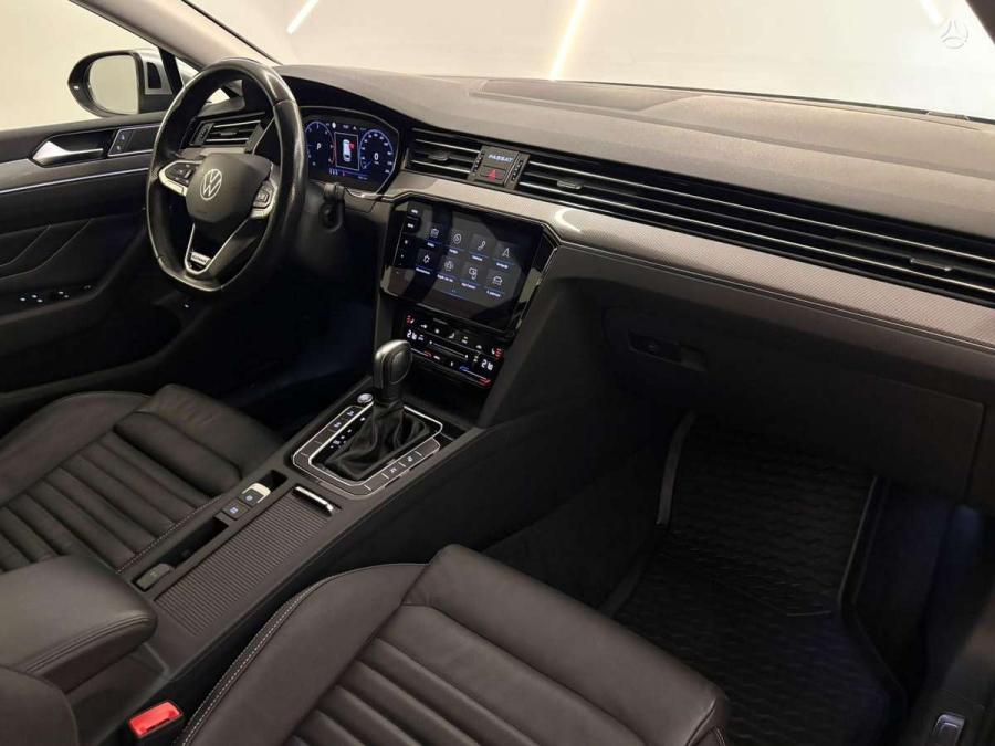 Melns Volkswagen Passat Alltrack 2022 Marijampole, ar dzinēja tilpumu 1.97 L un nobraukumu 186 tūkst. km par 21900 €, foto 26 vietnē AUTOMOTO.COM.LV
