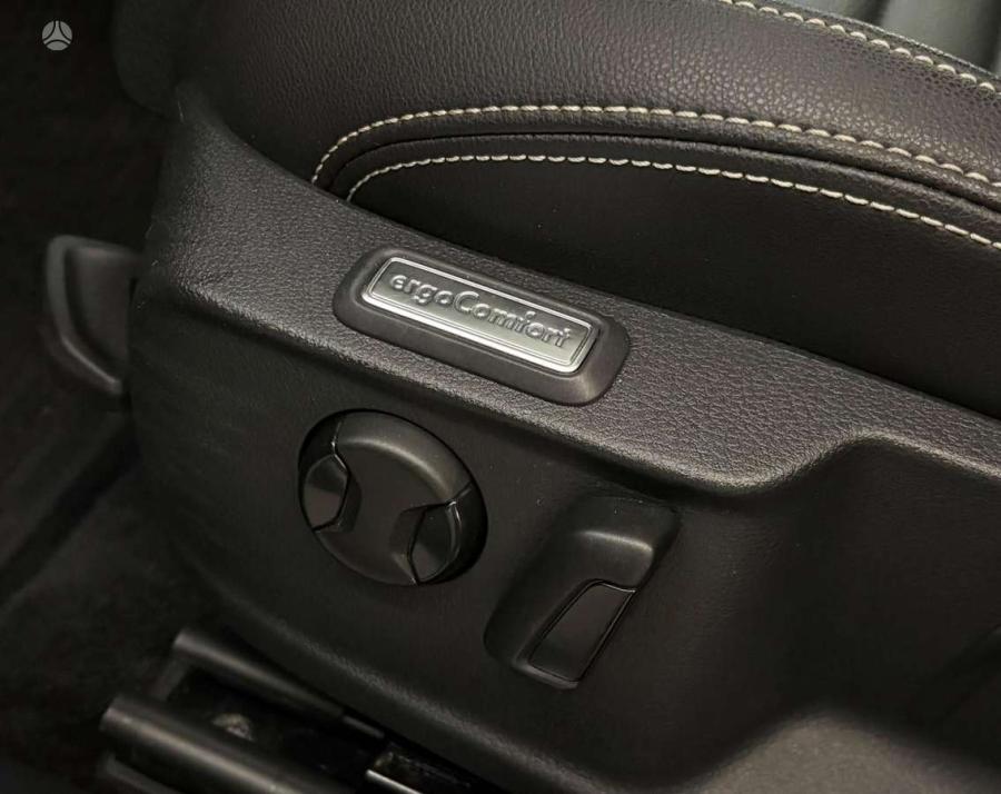Melns Volkswagen Passat Alltrack 2022 Marijampole, ar dzinēja tilpumu 1.97 L un nobraukumu 186 tūkst. km par 21900 €, foto 31 vietnē AUTOMOTO.COM.LV