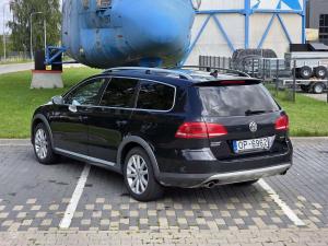 Blue Volkswagen Passat Alltrack 2013 in Riga, with an engine capacity of 2.00 L and mileage of 403 thousand km for 6950 €, photo 6 on AUTOMOTO.COM.LV