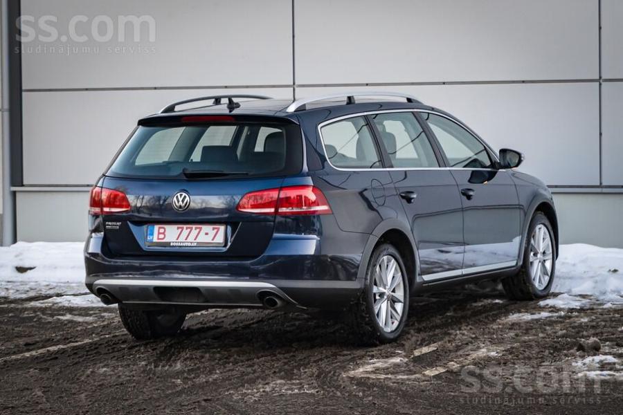 Blue Volkswagen Passat Alltrack 2014 in Riga, with an engine capacity of 2.00 L and mileage of 0 thousand km for 9950 €, photo 4 on AUTOMOTO.COM.LV