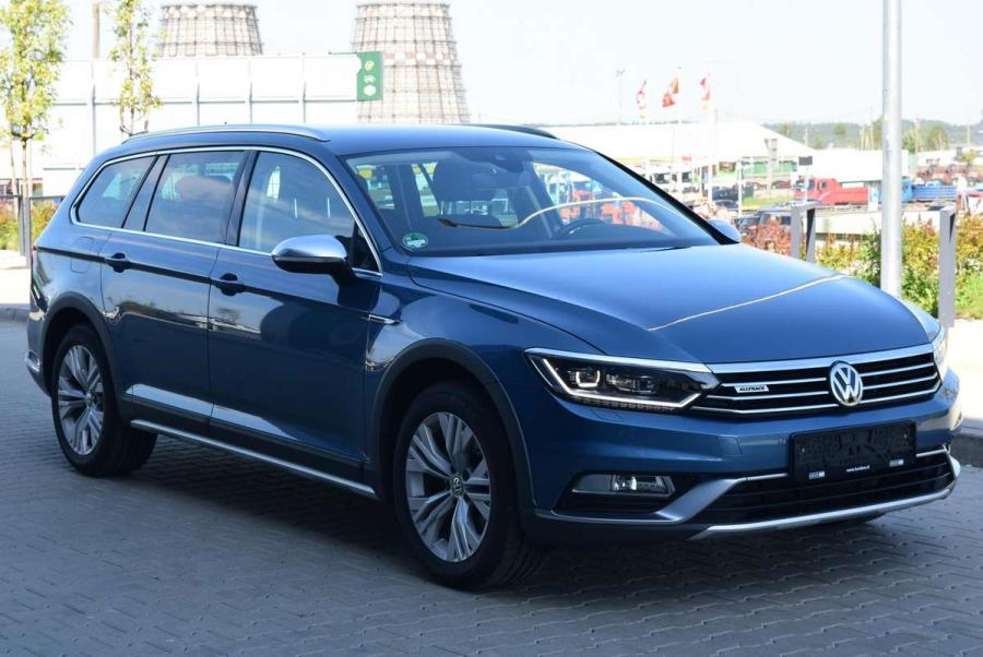 Blue Volkswagen Passat Alltrack 2015 in Vilnius, with an engine capacity of 1.97 L and mileage of 335 thousand km for 10650 €, photo 4 on AUTOMOTO.COM.LV