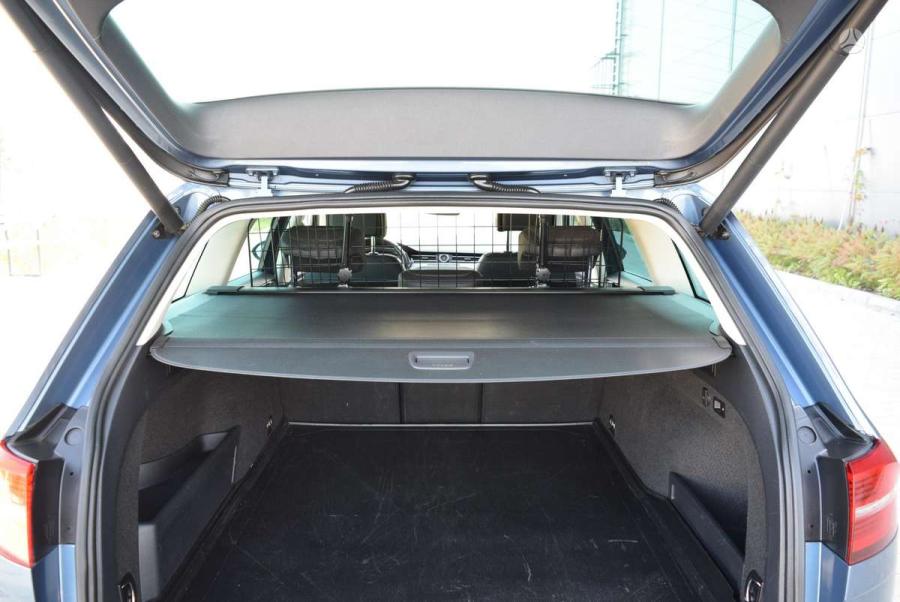 Blue Volkswagen Passat Alltrack 2015 in Vilnius, with an engine capacity of 1.97 L and mileage of 335 thousand km for 10650 €, photo 11 on AUTOMOTO.COM.LV