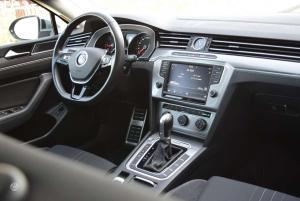 Blue Volkswagen Passat Alltrack 2015 in Vilnius, with an engine capacity of 1.97 L and mileage of 335 thousand km for 10650 €, photo 14 on AUTOMOTO.COM.LV