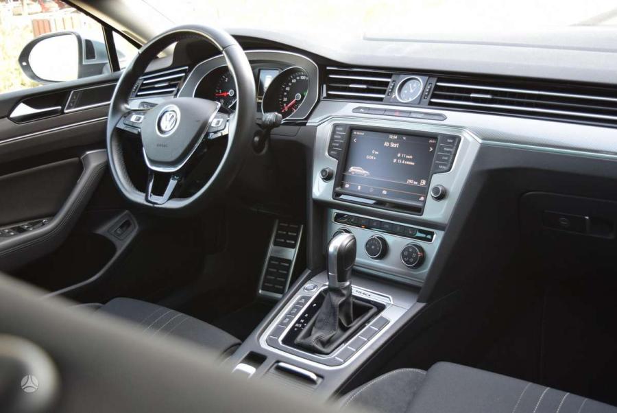 Blue Volkswagen Passat Alltrack 2015 in Vilnius, with an engine capacity of 1.97 L and mileage of 335 thousand km for 10650 €, photo 14 on AUTOMOTO.COM.LV