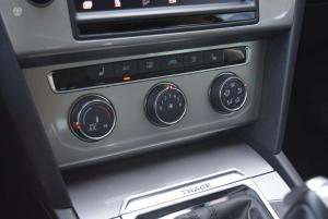 Blue Volkswagen Passat Alltrack 2015 in Vilnius, with an engine capacity of 1.97 L and mileage of 335 thousand km for 10650 €, photo 17 on AUTOMOTO.COM.LV