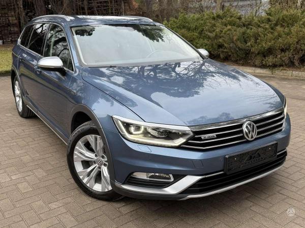 Blue Volkswagen Passat Alltrack 2016 in Prienai, with an engine capacity of 2.00 L and mileage of 257 thousand km for 10950 €, photo 1 on AUTOMOTO.COM.LV