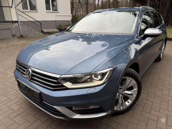 Blue Volkswagen Passat Alltrack 2016 in Prienai, with an engine capacity of 2.00 L and mileage of 257 thousand km for 10950 €, photo 3 on AUTOMOTO.COM.LV