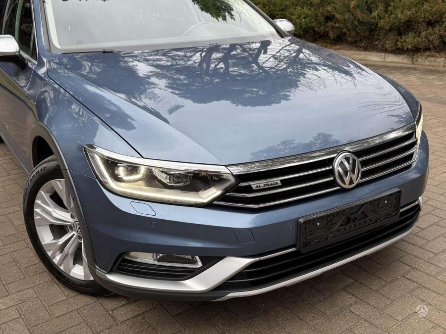 Blue Volkswagen Passat Alltrack 2016 in Prienai, with an engine capacity of 2.00 L and mileage of 257 thousand km for 10950 €, photo 6 on AUTOMOTO.COM.LV