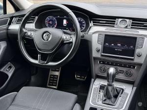 Blue Volkswagen Passat Alltrack 2016 in Prienai, with an engine capacity of 2.00 L and mileage of 257 thousand km for 10950 €, photo 20 on AUTOMOTO.COM.LV