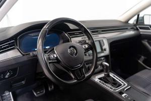 Blue Volkswagen Passat Alltrack 2016 in Vilnius, with an engine capacity of 1.97 L and mileage of 162 thousand km for 15490 €, photo 10 on AUTOMOTO.COM.LV