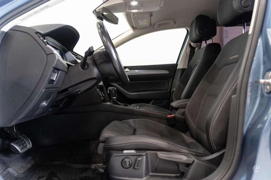 Blue Volkswagen Passat Alltrack 2016 in Vilnius, with an engine capacity of 1.97 L and mileage of 162 thousand km for 15490 €, photo 11 on AUTOMOTO.COM.LV