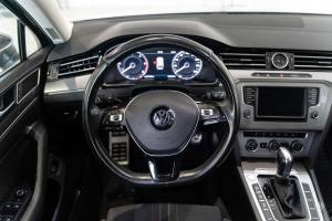 Blue Volkswagen Passat Alltrack 2016 in Vilnius, with an engine capacity of 1.97 L and mileage of 162 thousand km for 15490 €, photo 17 on AUTOMOTO.COM.LV