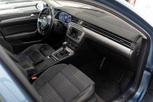 Blue Volkswagen Passat Alltrack 2016 in Vilnius, with an engine capacity of 1.97 L and mileage of 162 thousand km for 15490 €, photo 18 on AUTOMOTO.COM.LV