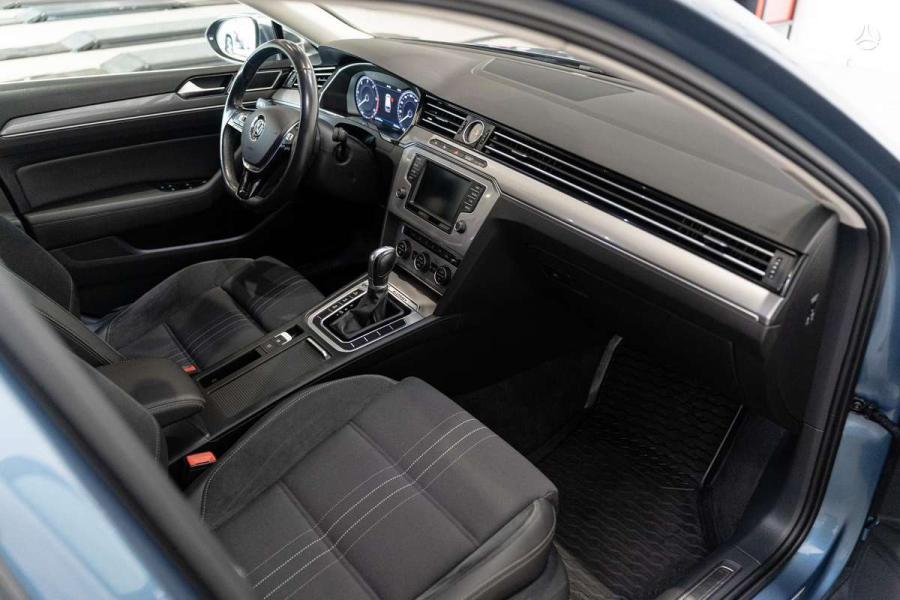 Blue Volkswagen Passat Alltrack 2016 in Vilnius, with an engine capacity of 1.97 L and mileage of 162 thousand km for 15490 €, photo 18 on AUTOMOTO.COM.LV