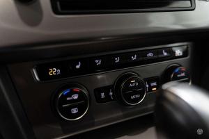 Blue Volkswagen Passat Alltrack 2016 in Vilnius, with an engine capacity of 1.97 L and mileage of 162 thousand km for 15490 €, photo 21 on AUTOMOTO.COM.LV