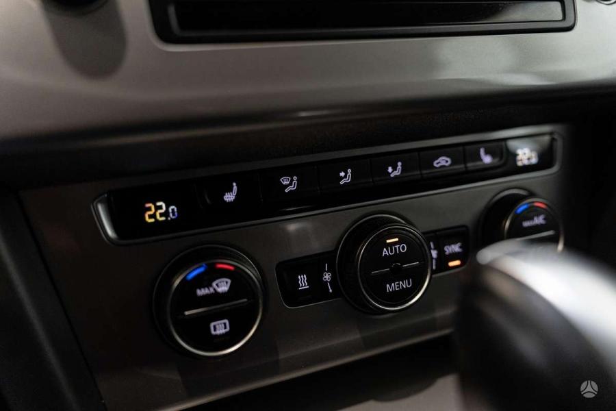 Blue Volkswagen Passat Alltrack 2016 in Vilnius, with an engine capacity of 1.97 L and mileage of 162 thousand km for 15490 €, photo 21 on AUTOMOTO.COM.LV