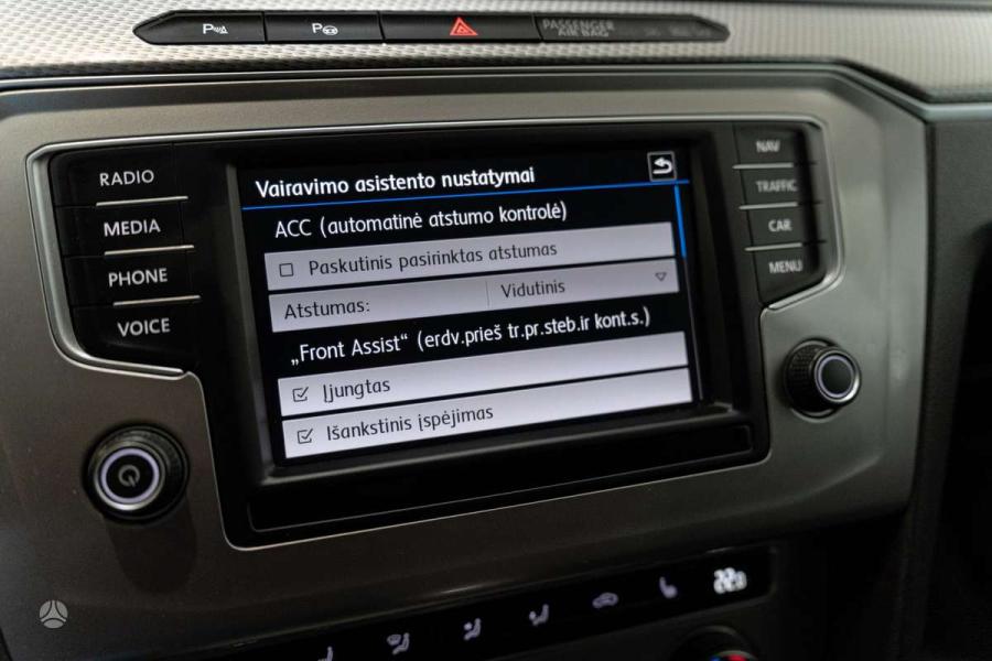Blue Volkswagen Passat Alltrack 2016 in Vilnius, with an engine capacity of 1.97 L and mileage of 162 thousand km for 15490 €, photo 25 on AUTOMOTO.COM.LV