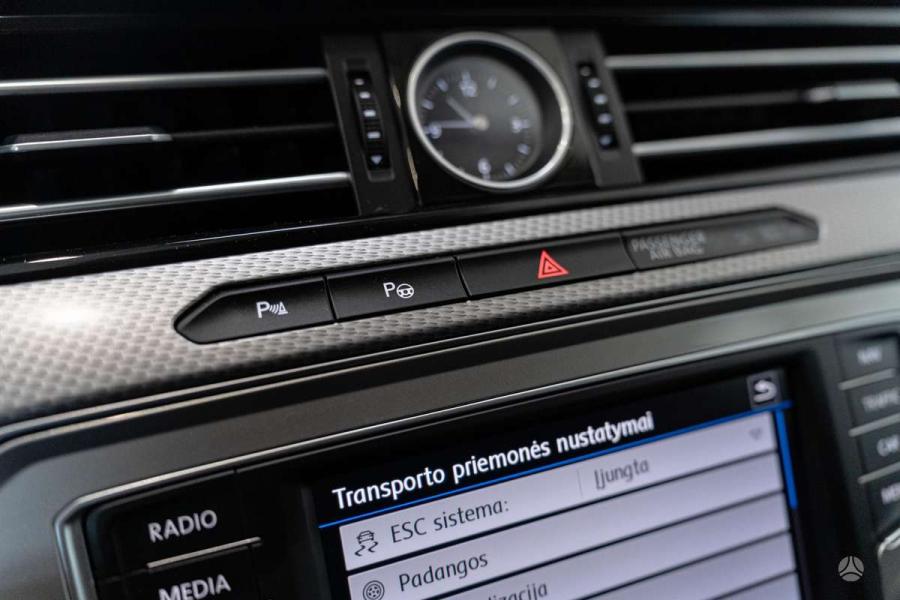 Blue Volkswagen Passat Alltrack 2016 in Vilnius, with an engine capacity of 1.97 L and mileage of 162 thousand km for 15490 €, photo 27 on AUTOMOTO.COM.LV