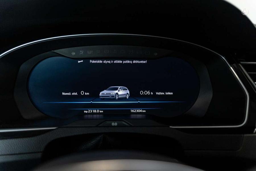Blue Volkswagen Passat Alltrack 2016 in Vilnius, with an engine capacity of 1.97 L and mileage of 162 thousand km for 15490 €, photo 28 on AUTOMOTO.COM.LV