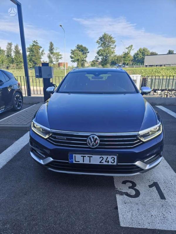 Zils Volkswagen Passat Alltrack 2018 Viļņa, ar dzinēja tilpumu 2.00 L un nobraukumu 289 tūkst. km par 15998 €, foto 5 vietnē AUTOMOTO.COM.LV