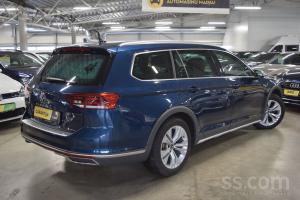 Blue Volkswagen Passat Alltrack 2021 in Riga, with an engine capacity of 2.00 L and mileage of 45 thousand km for 27600 €, photo 3 on AUTOMOTO.COM.LV