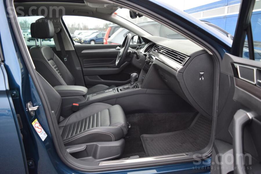 Blue Volkswagen Passat Alltrack 2021 in Riga, with an engine capacity of 2.00 L and mileage of 45 thousand km for 27600 €, photo 13 on AUTOMOTO.COM.LV