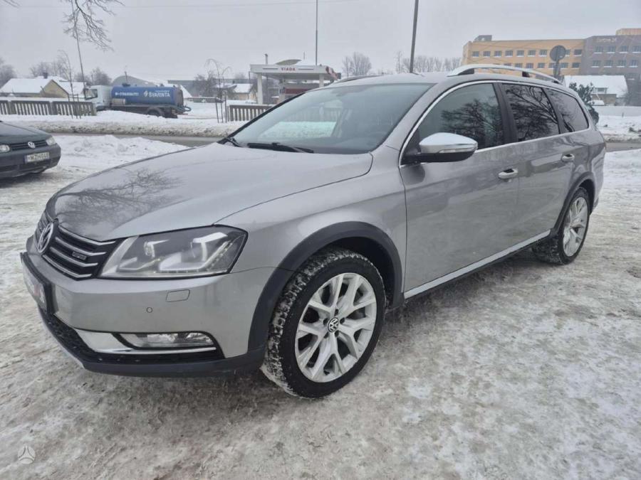 Brown Volkswagen Passat Alltrack 2012 in Siauliai, with an engine capacity of 2.00 L and mileage of 208 thousand km for 8450 €, photo 3 on AUTOMOTO.COM.LV