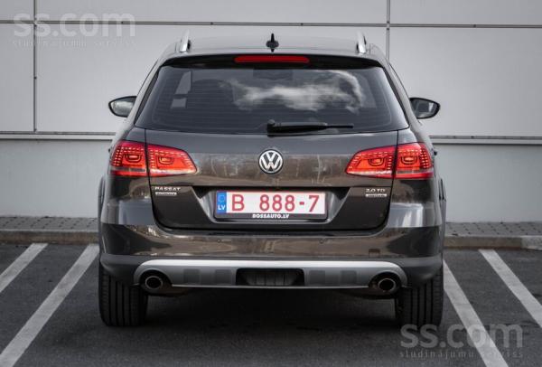 Brown Volkswagen Passat Alltrack 2012 in Riga, with an engine capacity of 2.00 L and mileage of 0 thousand km for 7650 €, photo 5 on AUTOMOTO.COM.LV