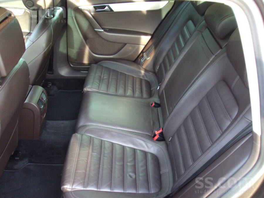 Brown Volkswagen Passat Alltrack 2012 in Riga, with an engine capacity of 2.00 L and mileage of 198 thousand km for 9500 €, photo 4 on AUTOMOTO.COM.LV