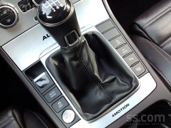 Brūns Volkswagen Passat Alltrack 2012 Rīga, ar dzinēja tilpumu 2.00 L un nobraukumu 198 tūkst. km par 9500 €, foto 8 vietnē AUTOMOTO.COM.LV