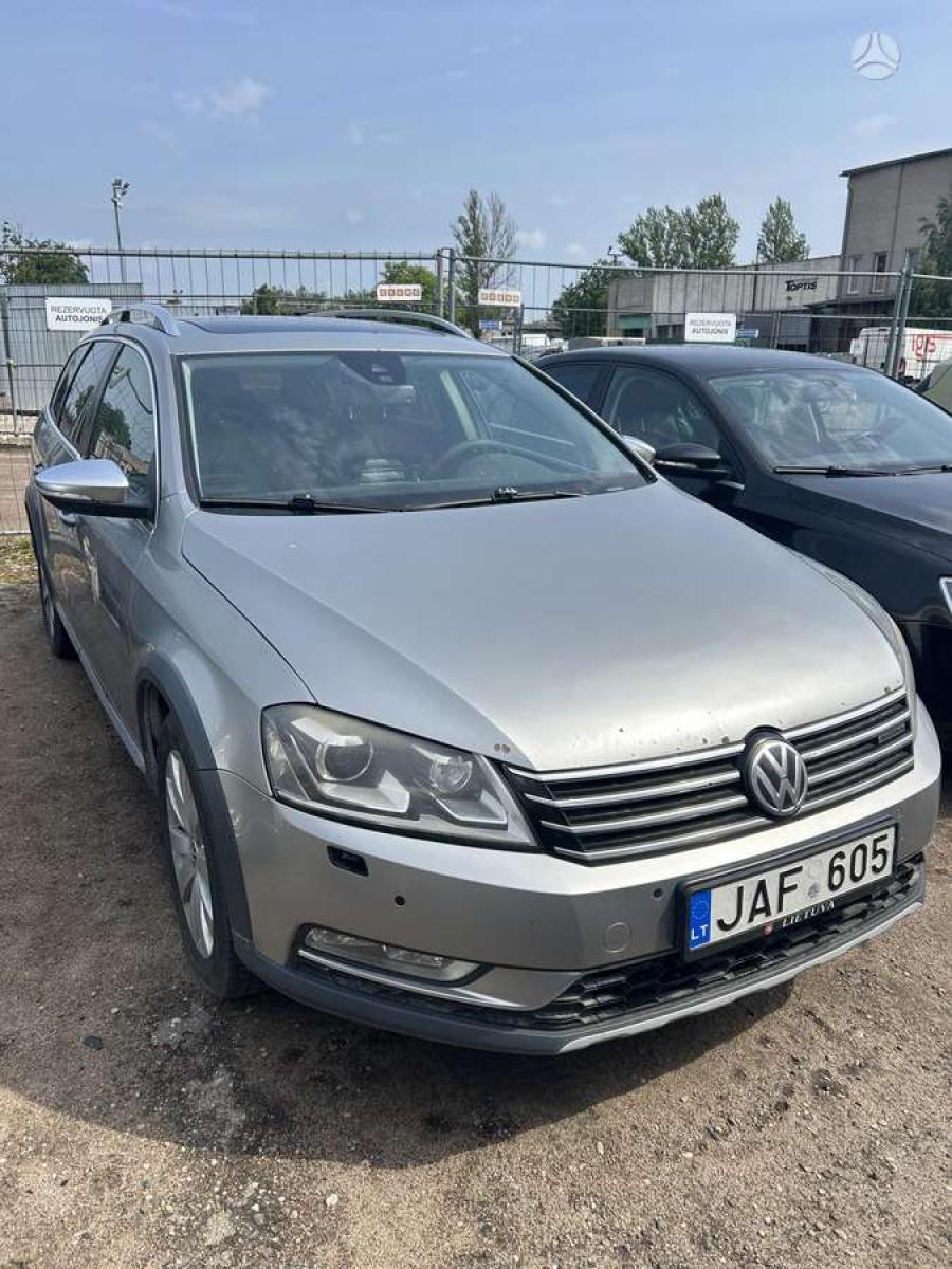 Brūns Volkswagen Passat Alltrack 2012 Viļņa, ar dzinēja tilpumu 1.97 L un nobraukumu 330 tūkst. km par 4500 €, foto 1 vietnē AUTOMOTO.COM.LV