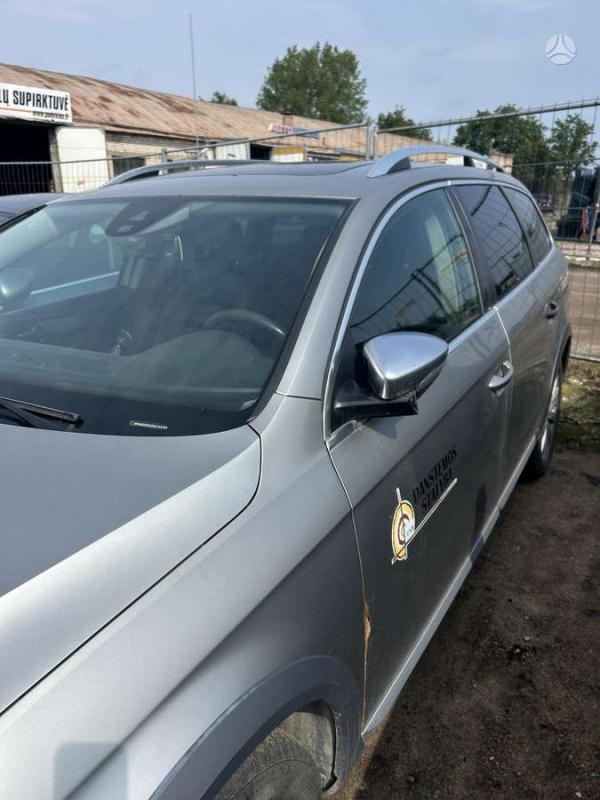 Brūns Volkswagen Passat Alltrack 2012 Viļņa, ar dzinēja tilpumu 1.97 L un nobraukumu 330 tūkst. km par 4500 €, foto 3 vietnē AUTOMOTO.COM.LV