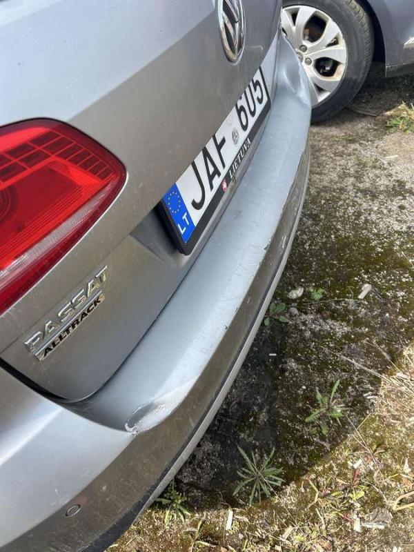 Brūns Volkswagen Passat Alltrack 2012 Viļņa, ar dzinēja tilpumu 1.97 L un nobraukumu 330 tūkst. km par 4500 €, foto 7 vietnē AUTOMOTO.COM.LV