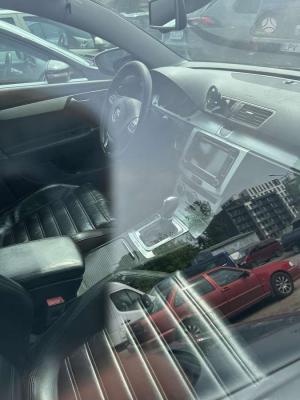 Brūns Volkswagen Passat Alltrack 2012 Viļņa, ar dzinēja tilpumu 1.97 L un nobraukumu 330 tūkst. km par 4500 €, foto 18 vietnē AUTOMOTO.COM.LV