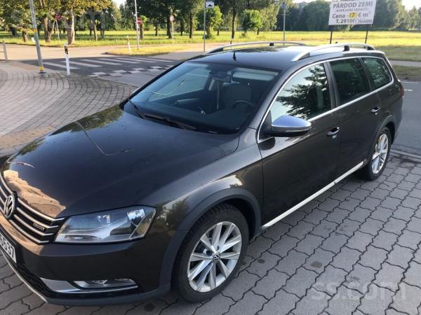Brūns Volkswagen Passat Alltrack 2012 Jelgava, ar dzinēja tilpumu 2.00 L un nobraukumu 242 tūkst. km par 7000 €, foto 1 vietnē AUTOMOTO.COM.LV