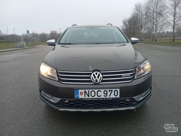 Brown Volkswagen Passat Alltrack 2013 in Vilnius, with an engine capacity of 2.00 L and mileage of 286 thousand km for 7200 €, photo 2 on AUTOMOTO.COM.LV