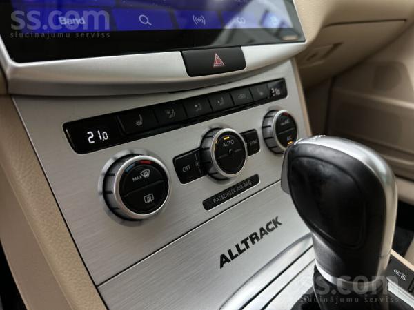 Brown Volkswagen Passat Alltrack 2013 in Riga, with an engine capacity of 2.00 L and mileage of 230 thousand km for 9990 €, photo 8 on AUTOMOTO.COM.LV