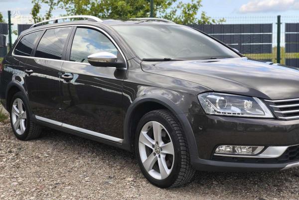 Brūns Volkswagen Passat Alltrack 2013 Vilkaviškis, ar dzinēja tilpumu 1.97 L un nobraukumu 290 tūkst. km par 8200 €, foto 4 vietnē AUTOMOTO.COM.LV