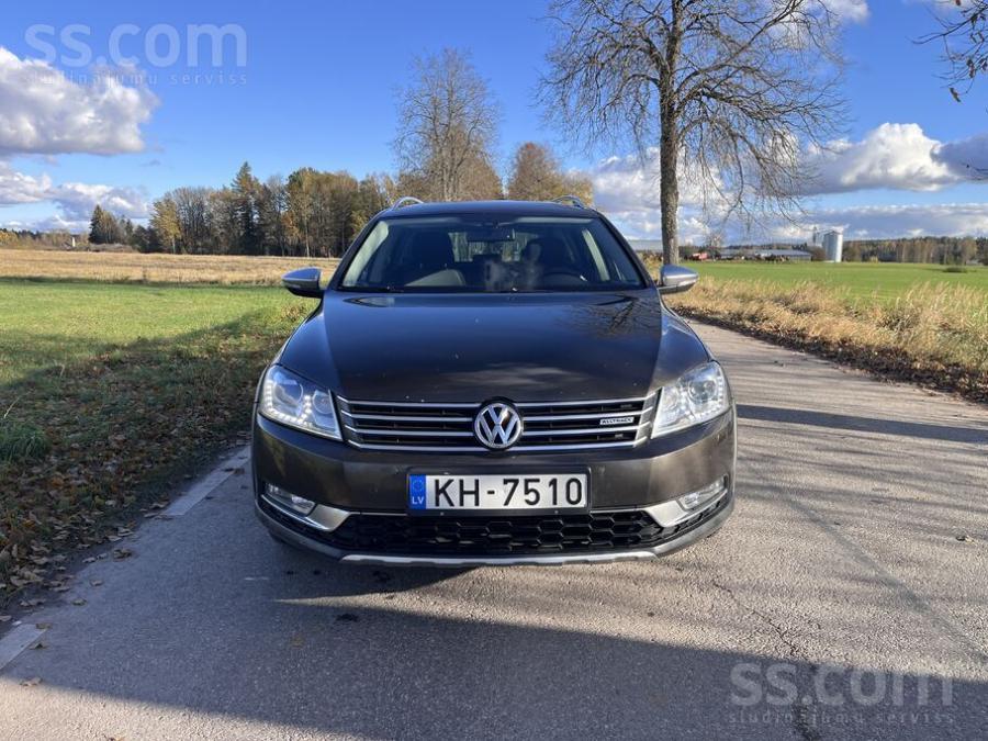Brūns Volkswagen Passat Alltrack 2013 Valmiera, ar dzinēja tilpumu 2.00 L un nobraukumu 393 tūkst. km par 6950 €, foto 1 vietnē AUTOMOTO.COM.LV