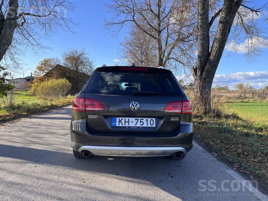 Brūns Volkswagen Passat Alltrack 2013 Valmiera, ar dzinēja tilpumu 2.00 L un nobraukumu 393 tūkst. km par 6950 €, foto 5 vietnē AUTOMOTO.COM.LV
