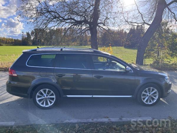 Brown Volkswagen Passat Alltrack 2013 in Valmiera, with an engine capacity of 2.00 L and mileage of 393 thousand km for 6950 €, photo 8 on AUTOMOTO.COM.LV