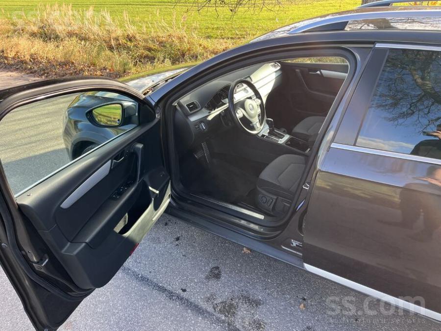 Brūns Volkswagen Passat Alltrack 2013 Valmiera, ar dzinēja tilpumu 2.00 L un nobraukumu 393 tūkst. km par 6950 €, foto 11 vietnē AUTOMOTO.COM.LV